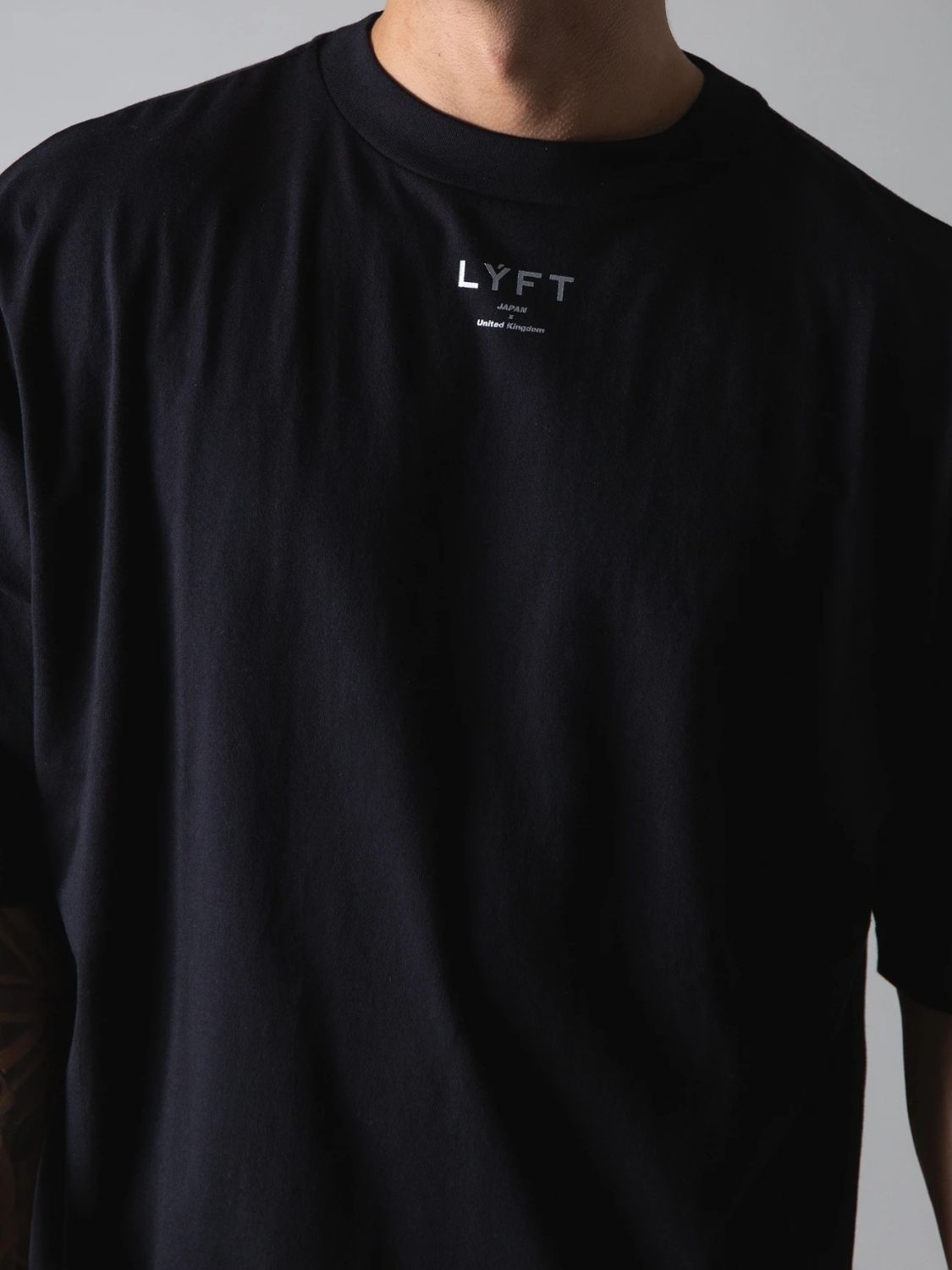 MEN'S OVERSIZED CREW NECK WORKOUT SHIRT – UrbanityChek